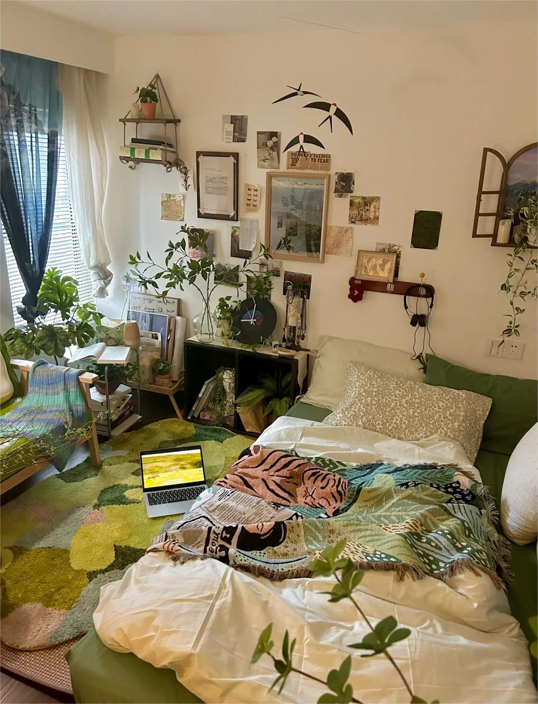 Blossoming Beauty: Crafting a Spring Room Aesthetic